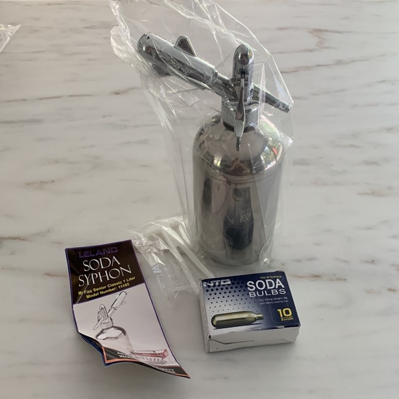 Mr. Fizz | Kitchen | Mr Fizz Leland Soda Syphon Carbonated Water Maker ...